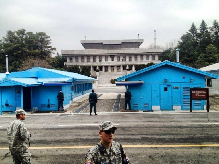 Visiting Korea's Demilitarized Zone (DMZ) 韓国と北朝鮮の軍事境界線 - Rachel Leng